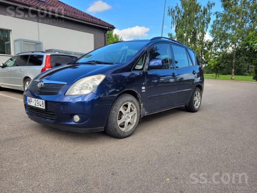 Zils Toyota Corolla Verso 2002 Ludza, ar dzinēja tilpumu 1.80 L un nobraukumu 275 tūkst. km par 1000 €, foto 1 vietnē AUTOMOTO.COM.LV