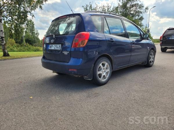 Zils Toyota Corolla Verso 2002 Ludza, ar dzinēja tilpumu 1.80 L un nobraukumu 275 tūkst. km par 1000 €, foto 3 vietnē AUTOMOTO.COM.LV