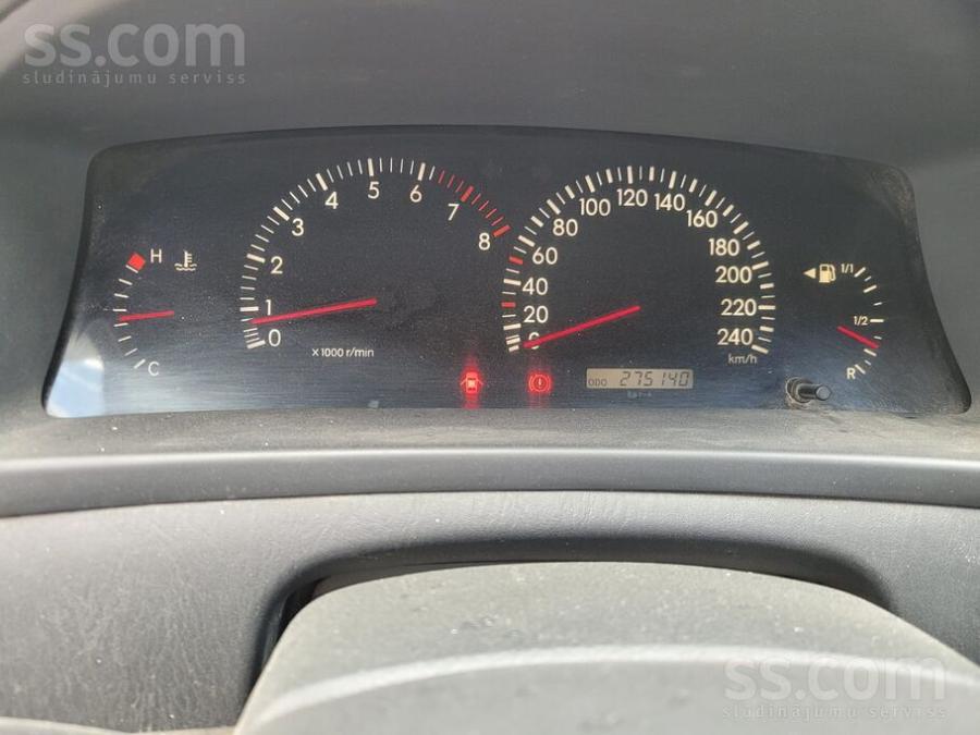 Zils Toyota Corolla Verso 2002 Ludza, ar dzinēja tilpumu 1.80 L un nobraukumu 275 tūkst. km par 1000 €, foto 5 vietnē AUTOMOTO.COM.LV
