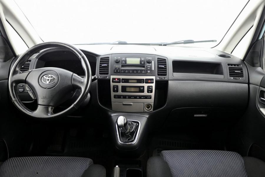 Zils Toyota Corolla Verso 2004 Tallina, ar dzinēja tilpumu 1.60 L un nobraukumu 215 tūkst. km par 1999 €, foto 6 vietnē AUTOMOTO.COM.LV
