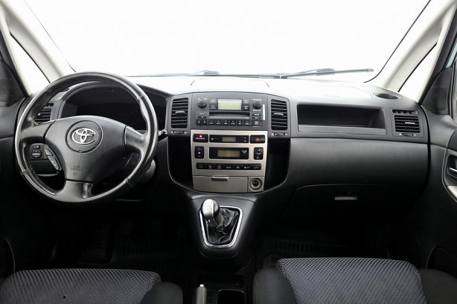 Zils Toyota Corolla Verso 2004 Tallina, ar dzinēja tilpumu 1.60 L un nobraukumu 215 tūkst. km par 1999 €, foto 14 vietnē AUTOMOTO.COM.LV
