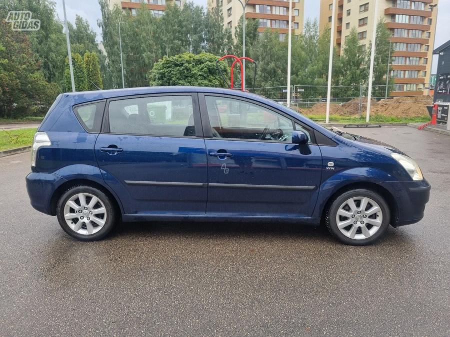 Синий Тойота Королла Версо 2005 в Каунас, объемом двигателя 1.80 л и пробегом 312 тыс. км за 1700 €, фото 4 на AUTOMOTO.COM.LV