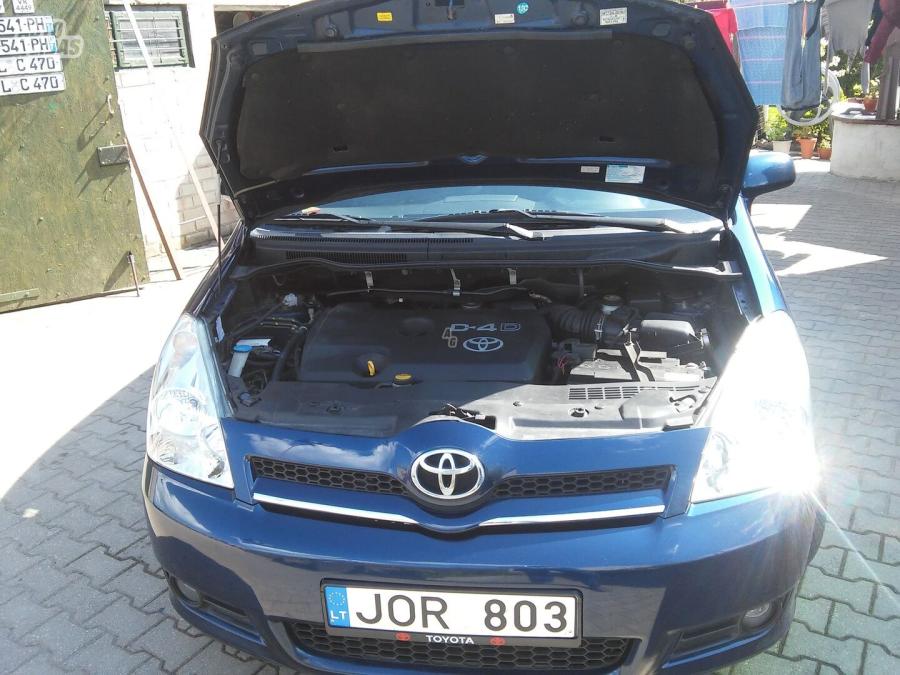 Zils Toyota Corolla Verso 2006 Vilkaviškis, ar dzinēja tilpumu 2.20 L un nobraukumu 373 tūkst. km par 2400 €, foto 1 vietnē AUTOMOTO.COM.LV
