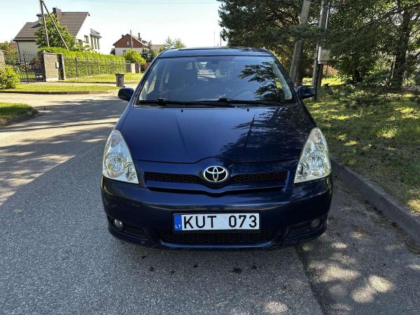 Zils Toyota Corolla Verso 2006 Viļņa, ar dzinēja tilpumu 0.00 L un nobraukumu 275 tūkst. km par 2700 €, foto 2 vietnē AUTOMOTO.COM.LV