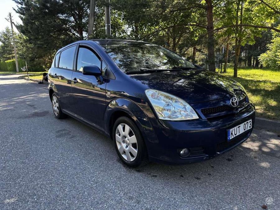 Zils Toyota Corolla Verso 2006 Viļņa, ar dzinēja tilpumu 0.00 L un nobraukumu 275 tūkst. km par 2700 €, foto 4 vietnē AUTOMOTO.COM.LV