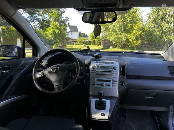 Zils Toyota Corolla Verso 2006 Viļņa, ar dzinēja tilpumu 0.00 L un nobraukumu 275 tūkst. km par 2700 €, foto 9 vietnē AUTOMOTO.COM.LV