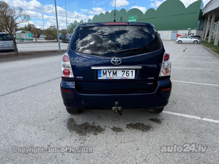Zils Toyota Corolla Verso 2007 Tallina, ar dzinēja tilpumu 2.00 L un nobraukumu 365 tūkst. km par 1599 €, foto 3 vietnē AUTOMOTO.COM.LV