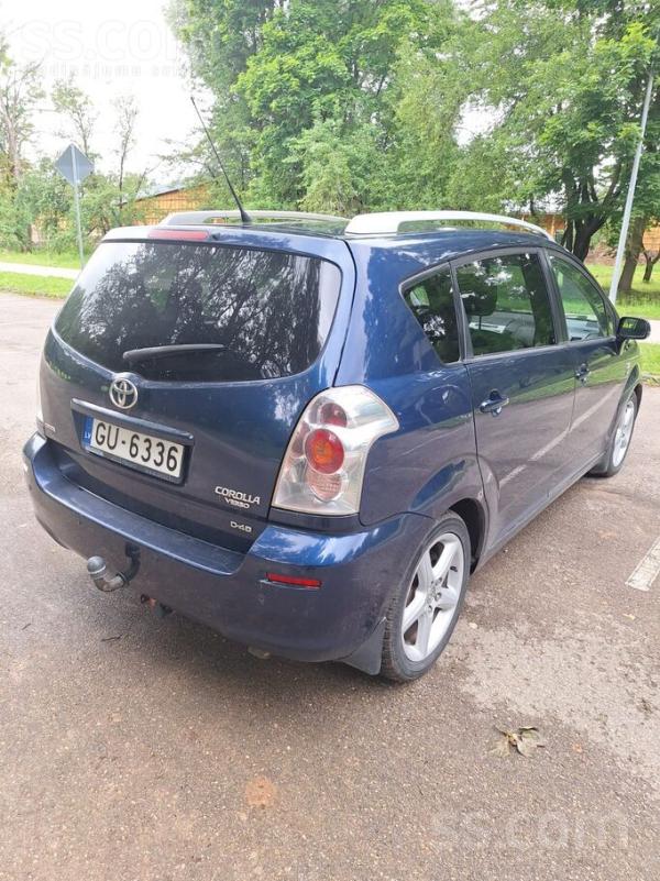 Zils Toyota Corolla Verso 2007 Daugavpils, ar dzinēja tilpumu 2.20 L un nobraukumu 495 tūkst. km par 1800 €, foto 2 vietnē AUTOMOTO.COM.LV