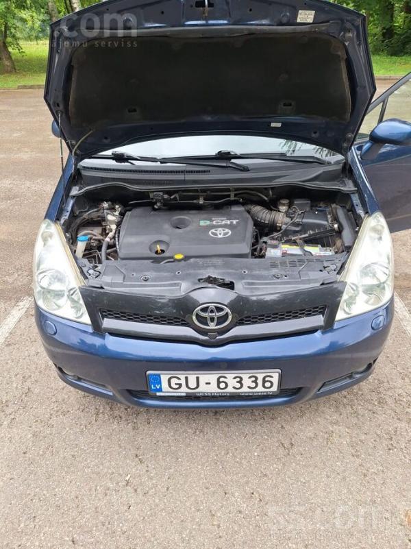 Zils Toyota Corolla Verso 2007 Daugavpils, ar dzinēja tilpumu 2.20 L un nobraukumu 495 tūkst. km par 1800 €, foto 3 vietnē AUTOMOTO.COM.LV