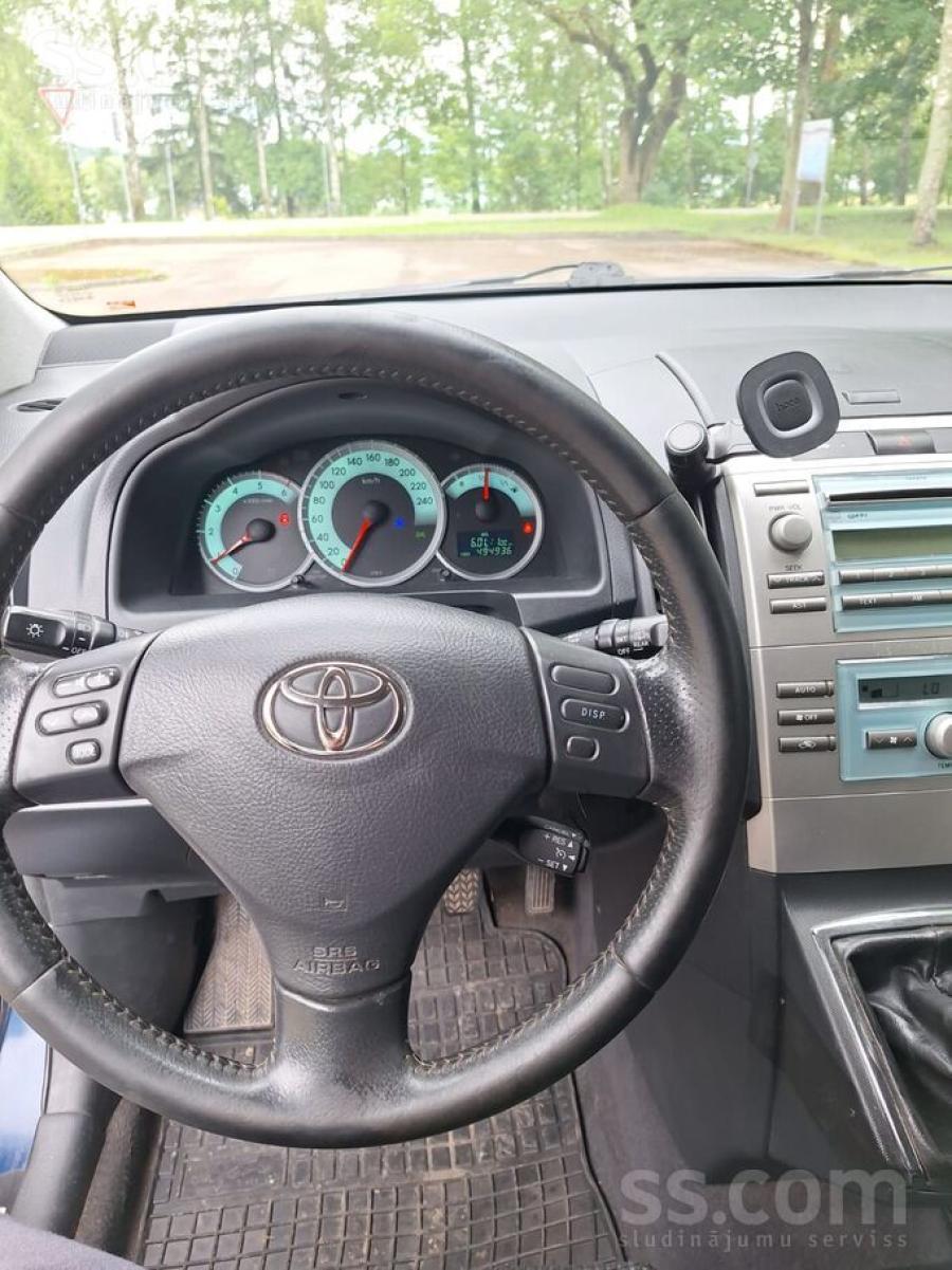 Zils Toyota Corolla Verso 2007 Daugavpils, ar dzinēja tilpumu 2.20 L un nobraukumu 495 tūkst. km par 1800 €, foto 6 vietnē AUTOMOTO.COM.LV