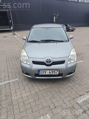 Zils Toyota Corolla Verso 2008 Rīga, ar dzinēja tilpumu 2.20 L un nobraukumu 305 tūkst. km par 1000 €, foto 3 vietnē AUTOMOTO.COM.LV