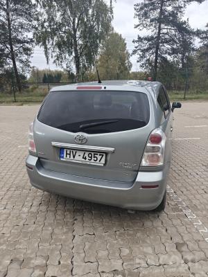 Zils Toyota Corolla Verso 2008 Rīga, ar dzinēja tilpumu 2.20 L un nobraukumu 305 tūkst. km par 1000 €, foto 5 vietnē AUTOMOTO.COM.LV