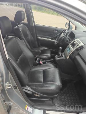 Zils Toyota Corolla Verso 2008 Rīga, ar dzinēja tilpumu 2.20 L un nobraukumu 305 tūkst. km par 1000 €, foto 7 vietnē AUTOMOTO.COM.LV