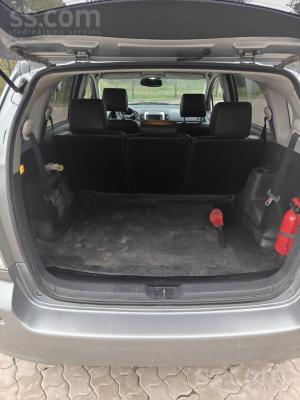 Zils Toyota Corolla Verso 2008 Rīga, ar dzinēja tilpumu 2.20 L un nobraukumu 305 tūkst. km par 1000 €, foto 11 vietnē AUTOMOTO.COM.LV