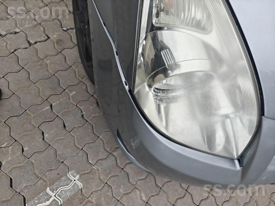 Zils Toyota Corolla Verso 2008 Rīga, ar dzinēja tilpumu 2.20 L un nobraukumu 305 tūkst. km par 1000 €, foto 15 vietnē AUTOMOTO.COM.LV