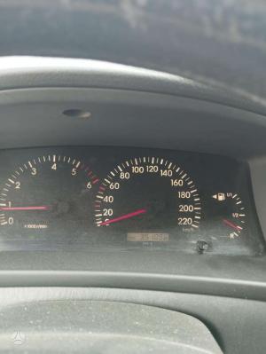 Brūns Toyota Corolla Verso 2002 Šauļi, ar dzinēja tilpumu 2.00 L un nobraukumu 352 tūkst. km par 900 €, foto 7 vietnē AUTOMOTO.COM.LV