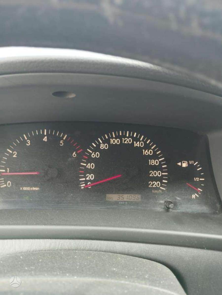 Brūns Toyota Corolla Verso 2002 Šauļi, ar dzinēja tilpumu 2.00 L un nobraukumu 352 tūkst. km par 900 €, foto 7 vietnē AUTOMOTO.COM.LV