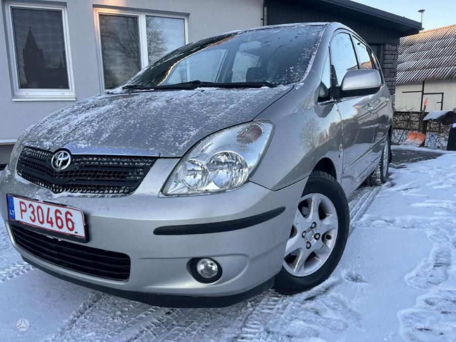 Brūns Toyota Corolla Verso 2003 Trakai, ar dzinēja tilpumu 1.60 L un nobraukumu 255 tūkst. km par 1850 €, foto 1 vietnē AUTOMOTO.COM.LV