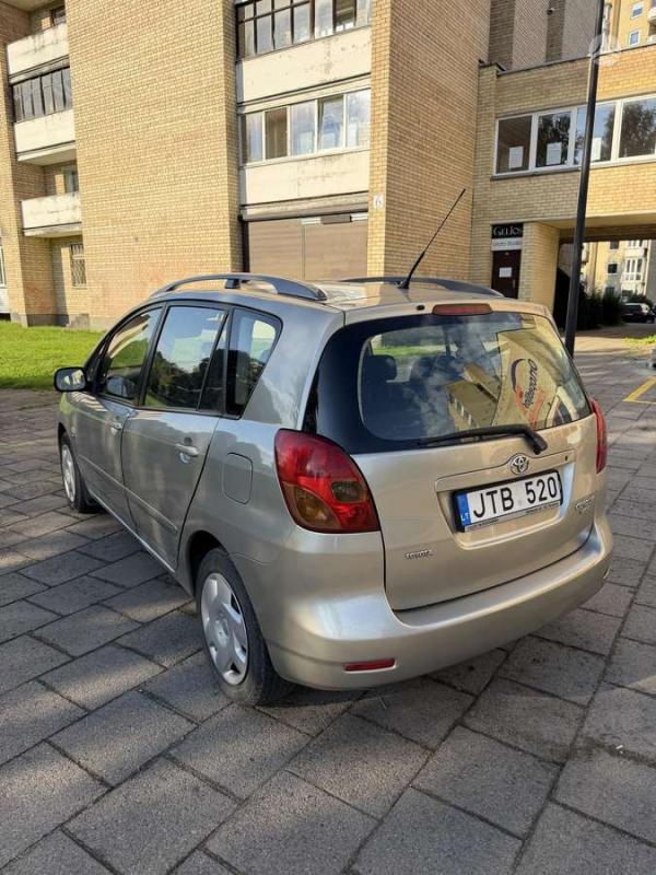 Brūns Toyota Corolla Verso 2003 Viļņa, ar dzinēja tilpumu 1.79 L un nobraukumu 187 tūkst. km par 1450 €, foto 5 vietnē AUTOMOTO.COM.LV