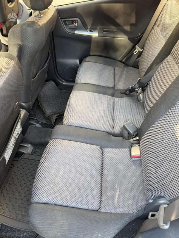 Brūns Toyota Corolla Verso 2003 Viļņa, ar dzinēja tilpumu 1.79 L un nobraukumu 187 tūkst. km par 1450 €, foto 7 vietnē AUTOMOTO.COM.LV