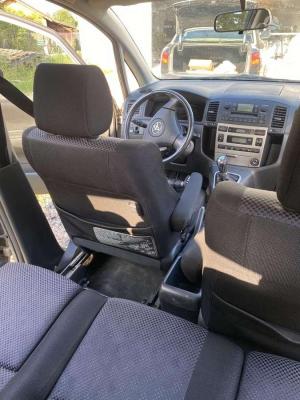 Brown Toyota Corolla Verso 2003 in Vilnius, with an engine capacity of 2.00 L and mileage of 305 thousand km for 850 €, photo 5 on AUTOMOTO.COM.LV