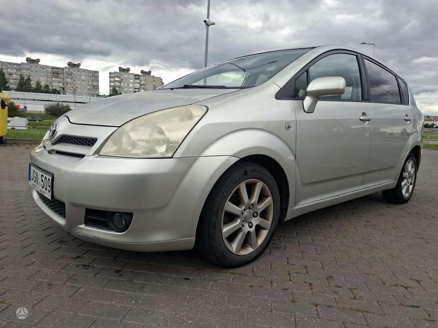 Brūns Toyota Corolla Verso 2004 Kauņa, ar dzinēja tilpumu 2.00 L un nobraukumu 370 tūkst. km par 1100 €, foto 5 vietnē AUTOMOTO.COM.LV