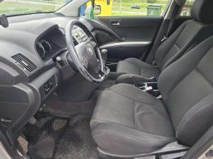 Brūns Toyota Corolla Verso 2004 Kauņa, ar dzinēja tilpumu 2.00 L un nobraukumu 370 tūkst. km par 1100 €, foto 10 vietnē AUTOMOTO.COM.LV