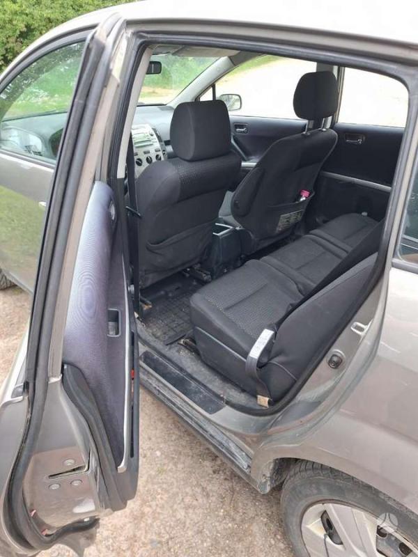 Brūns Toyota Corolla Verso 2005 Viļņa, ar dzinēja tilpumu 2.00 L un nobraukumu 349 tūkst. km par 1100 €, foto 6 vietnē AUTOMOTO.COM.LV