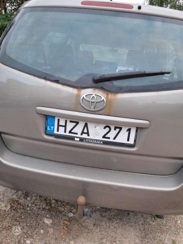 Brūns Toyota Corolla Verso 2005 Viļņa, ar dzinēja tilpumu 2.00 L un nobraukumu 349 tūkst. km par 1100 €, foto 10 vietnē AUTOMOTO.COM.LV
