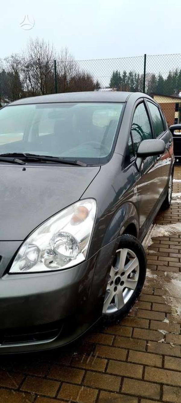 Brūns Toyota Corolla Verso 2006 Viļņa, ar dzinēja tilpumu 2.23 L un nobraukumu 218 tūkst. km par 1850 €, foto 8 vietnē AUTOMOTO.COM.LV