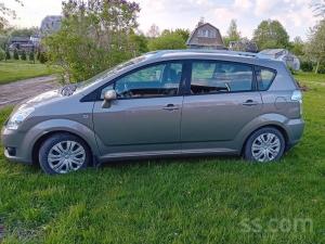 Brown Toyota Corolla Verso 2007 in Jelgava, with an engine capacity of 2.20 L and mileage of 289 thousand km for 2500 €, photo 1 on AUTOMOTO.COM.LV