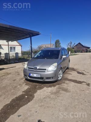 Brown Toyota Corolla Verso 2007 in Balvi, with an engine capacity of 2.20 L and mileage of 333 thousand km for 2000 €, photo 7 on AUTOMOTO.COM.LV