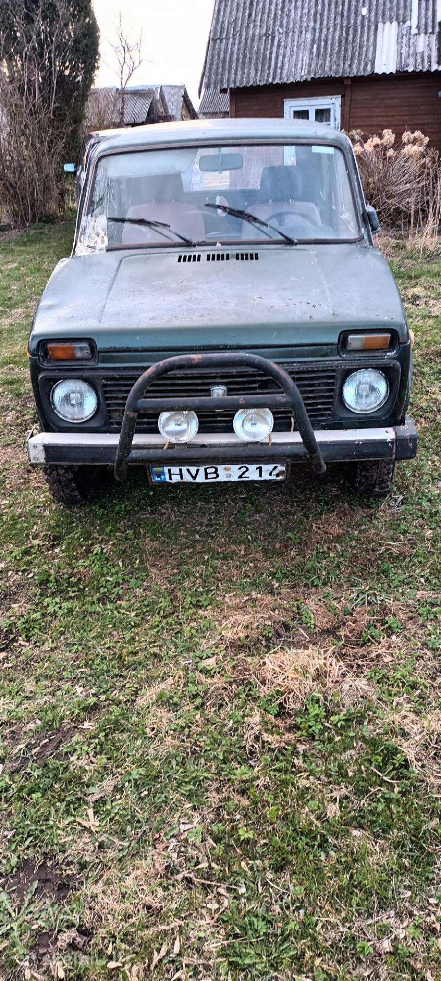 Zaļš Toyota Corolla Verso 1990 Viļņa, ar dzinēja tilpumu 1.60 L un nobraukumu 260 tūkst. km par 400 €, foto 1 vietnē AUTOMOTO.COM.LV