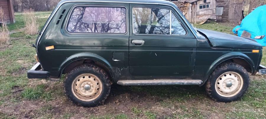 Zaļš Toyota Corolla Verso 1990 Viļņa, ar dzinēja tilpumu 1.60 L un nobraukumu 260 tūkst. km par 400 €, foto 4 vietnē AUTOMOTO.COM.LV
