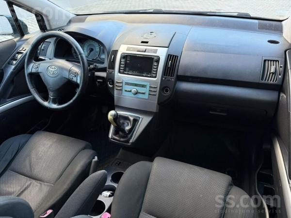 Zaļš Toyota Corolla Verso 2006 Rīga, ar dzinēja tilpumu 2.20 L un nobraukumu 370 tūkst. km par 1350 €, foto 9 vietnē AUTOMOTO.COM.LV