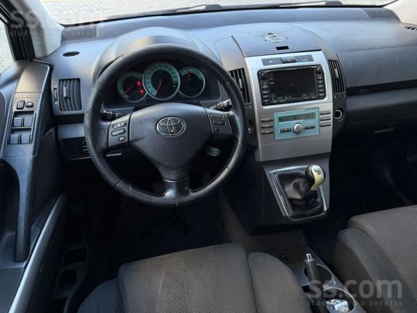 Zaļš Toyota Corolla Verso 2006 Rīga, ar dzinēja tilpumu 2.20 L un nobraukumu 370 tūkst. km par 1350 €, foto 10 vietnē AUTOMOTO.COM.LV