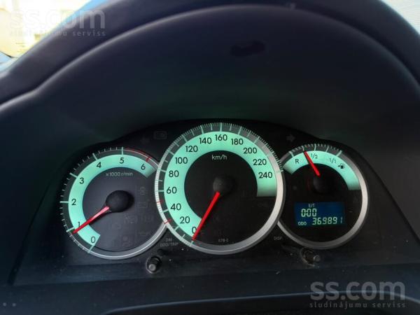 Zaļš Toyota Corolla Verso 2006 Rīga, ar dzinēja tilpumu 2.20 L un nobraukumu 370 tūkst. km par 1350 €, foto 11 vietnē AUTOMOTO.COM.LV