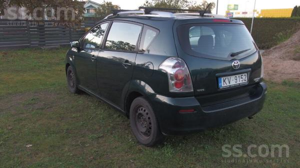 Green Toyota Corolla Verso 2005 in Riga, with an engine capacity of 2.00 L and mileage of 420 thousand km for 1550 €, photo 3 on AUTOMOTO.COM.LV