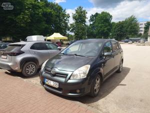 Zaļš Toyota Corolla Verso 2009 Varėna, ar dzinēja tilpumu 1.60 L un nobraukumu 284 tūkst. km par 3800 €, foto  vietnē AUTOMOTO.COM.LV