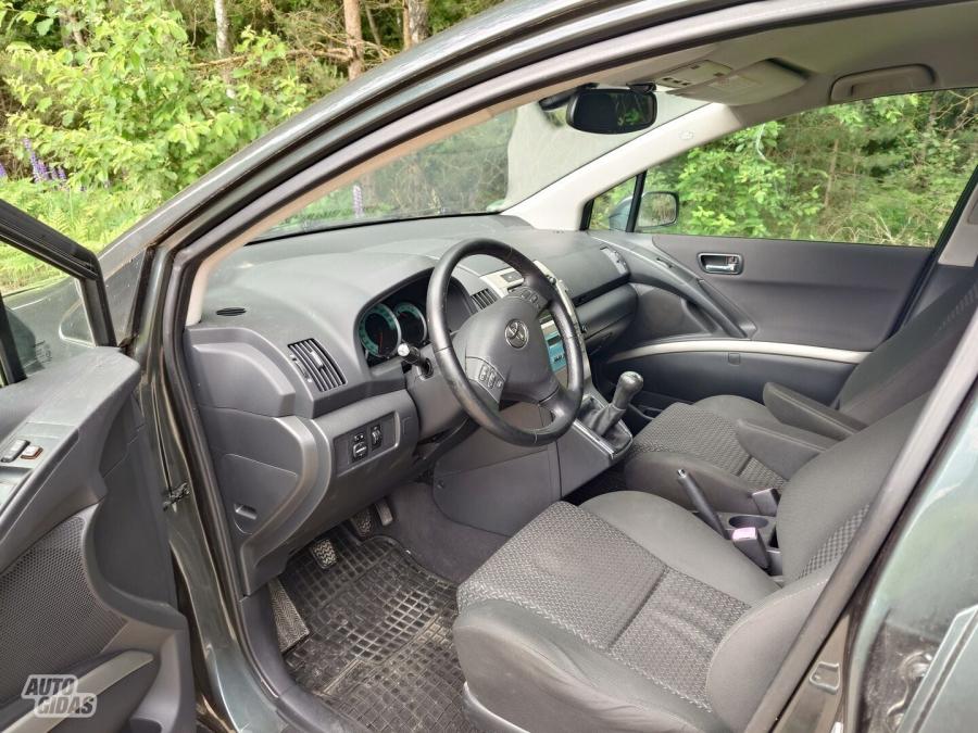 Zaļš Toyota Corolla Verso 2009 Varėna, ar dzinēja tilpumu 1.60 L un nobraukumu 284 tūkst. km par 3800 €, foto 4 vietnē AUTOMOTO.COM.LV