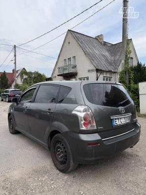Grey Toyota Corolla Verso 2005 in Vilnius, with an engine capacity of 2.00 L and mileage of 290 thousand km for 1099 €, photo 5 on AUTOMOTO.COM.LV