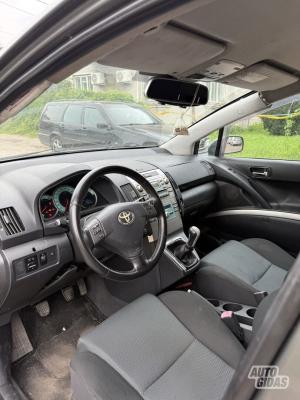 Grey Toyota Corolla Verso 2005 in Vilnius, with an engine capacity of 2.00 L and mileage of 290 thousand km for 1099 €, photo 6 on AUTOMOTO.COM.LV