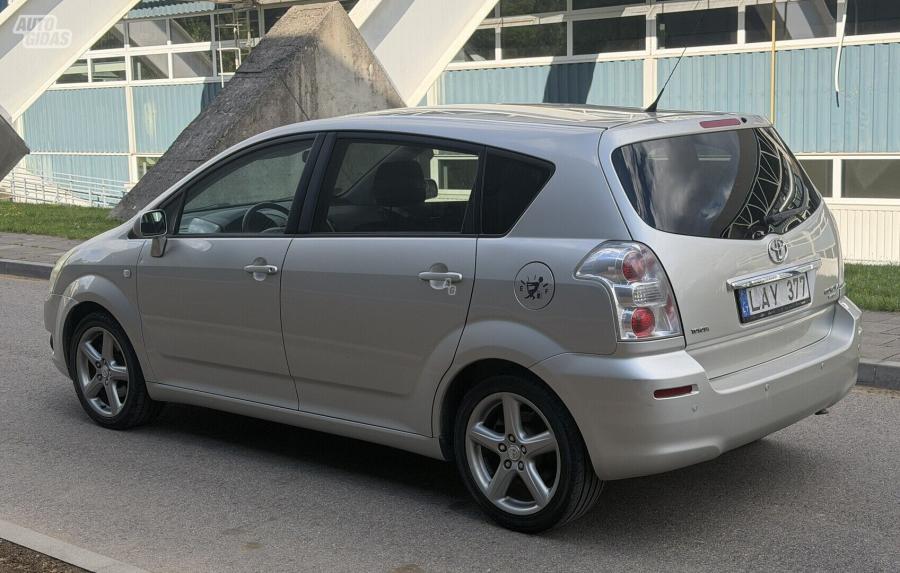 Grey Toyota Corolla Verso 2009 in Vilnius, with an engine capacity of 1.80 L and mileage of 308 thousand km for 3250 €, photo 4 on AUTOMOTO.COM.LV