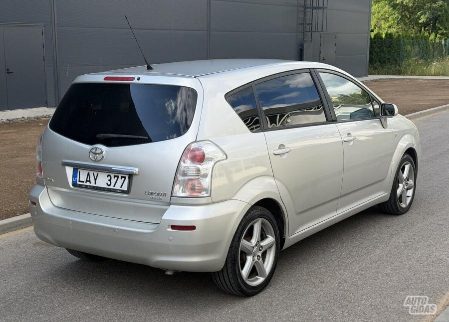 Grey Toyota Corolla Verso 2009 in Vilnius, with an engine capacity of 1.80 L and mileage of 308 thousand km for 3250 €, photo 6 on AUTOMOTO.COM.LV