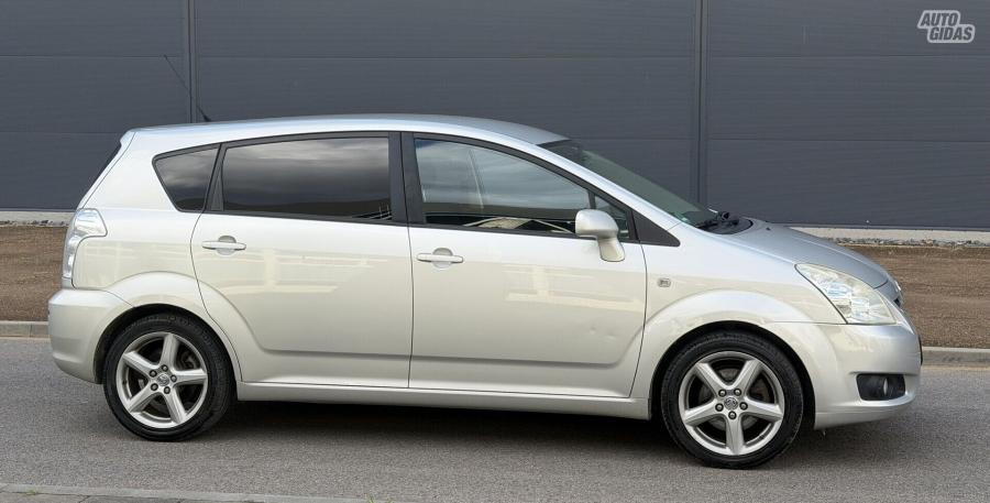 Grey Toyota Corolla Verso 2009 in Vilnius, with an engine capacity of 1.80 L and mileage of 308 thousand km for 3250 €, photo 7 on AUTOMOTO.COM.LV