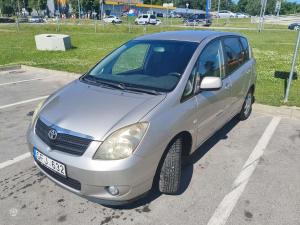 Grey Toyota Corolla Verso 2003 in Vilnius, with an engine capacity of 2.00 L and mileage of 299 thousand km for 500 €, photo  on AUTOMOTO.COM.LV