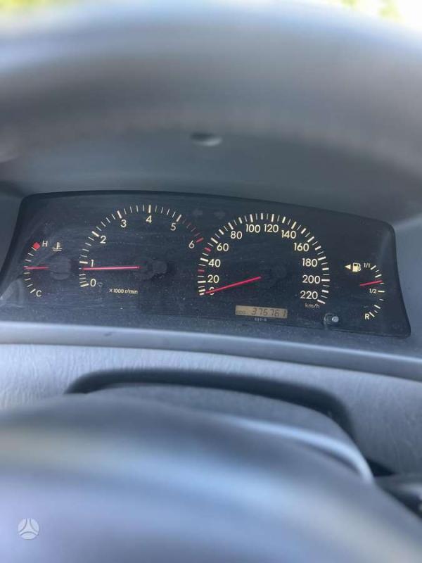 Pelēks Toyota Corolla Verso 2003 Kauņa, ar dzinēja tilpumu 2.00 L un nobraukumu 376 tūkst. km par 880 €, foto 8 vietnē AUTOMOTO.COM.LV
