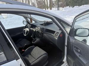 Pelēks Toyota Corolla Verso 2004 Kėdainiai, ar dzinēja tilpumu 2.00 L un nobraukumu 324 tūkst. km par 950 €, foto 4 vietnē AUTOMOTO.COM.LV