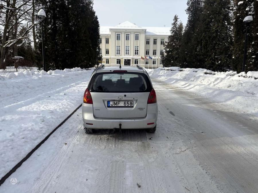 Pelēks Toyota Corolla Verso 2004 Kėdainiai, ar dzinēja tilpumu 2.00 L un nobraukumu 324 tūkst. km par 950 €, foto 6 vietnē AUTOMOTO.COM.LV