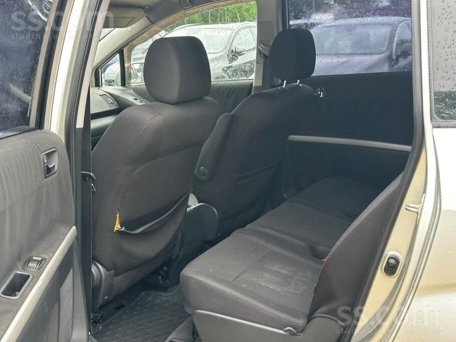 Серый Тойота Королла Версо 2004 в Елгава, объемом двигателя 2.00 л и пробегом 0 тыс. км за 1590 €, фото 22 на AUTOMOTO.COM.LV